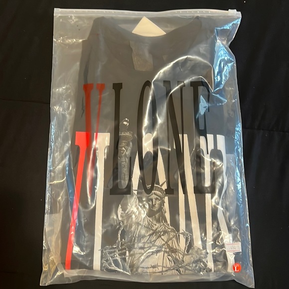 VLONE | Shirts | Vlone Tshirt Size L Statue Of Liberty X Barbwire ...